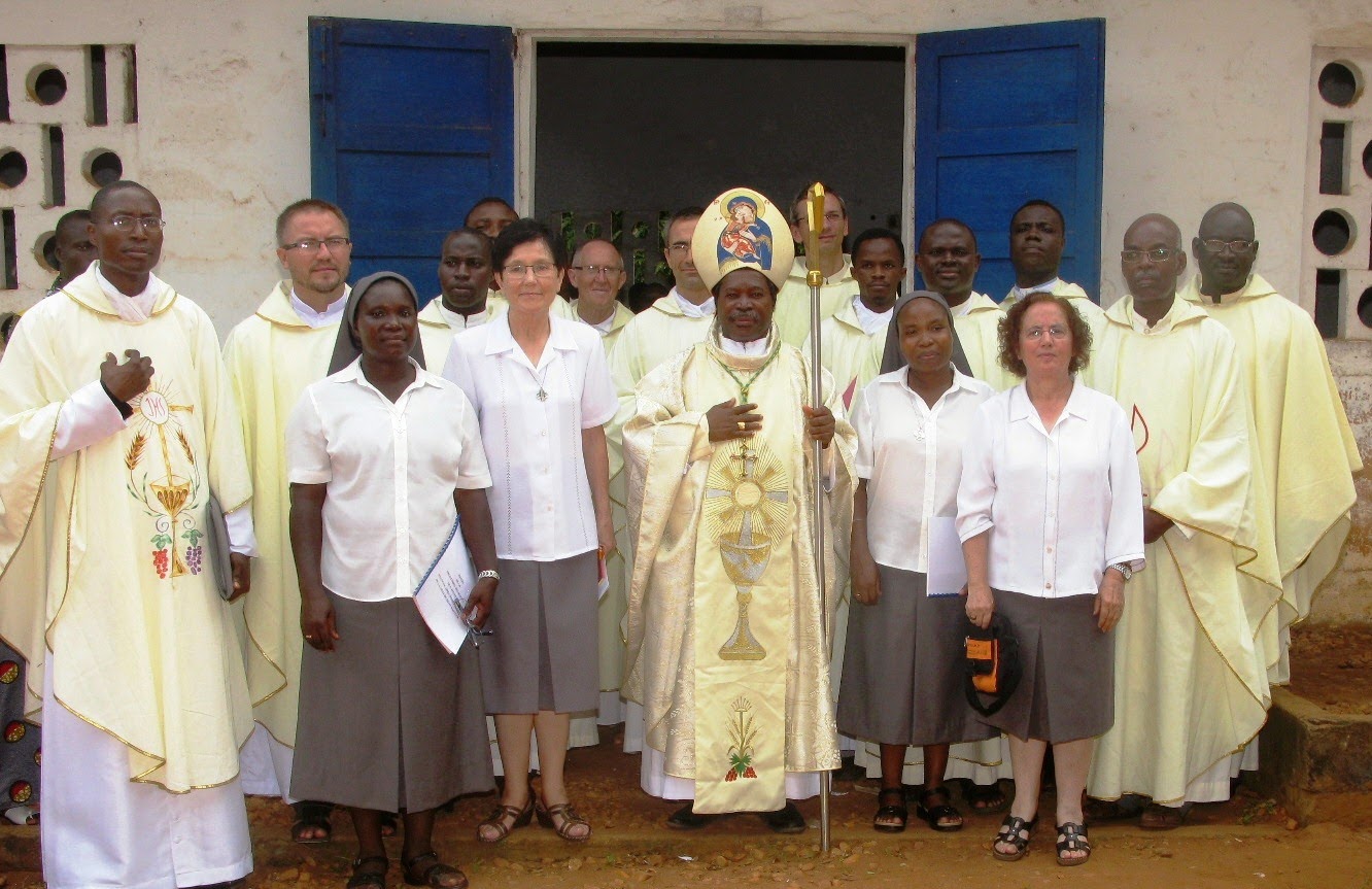 CAMINO Y CAYADO II: PROFESION PERPETUA EN LAS HERMANAS FRANCISCANAS ...