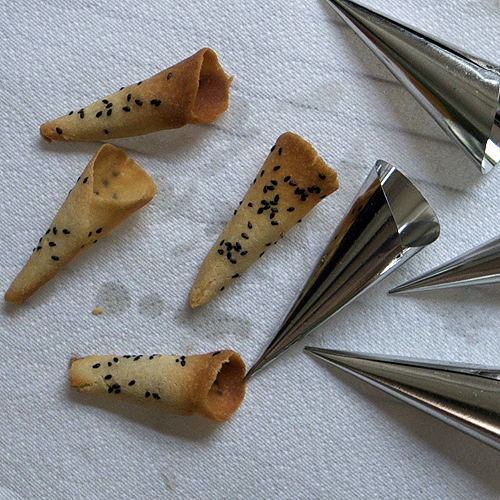 Javaholic: Salmon Cornets with Cold-Smoked Salmon