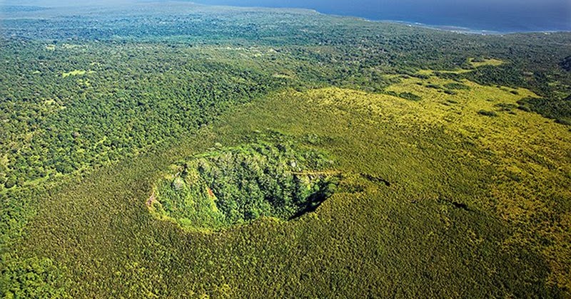 W u l k a n y Ś w i a t a B l o g: Archiwalia: erupcja Mount Matavanu w ...