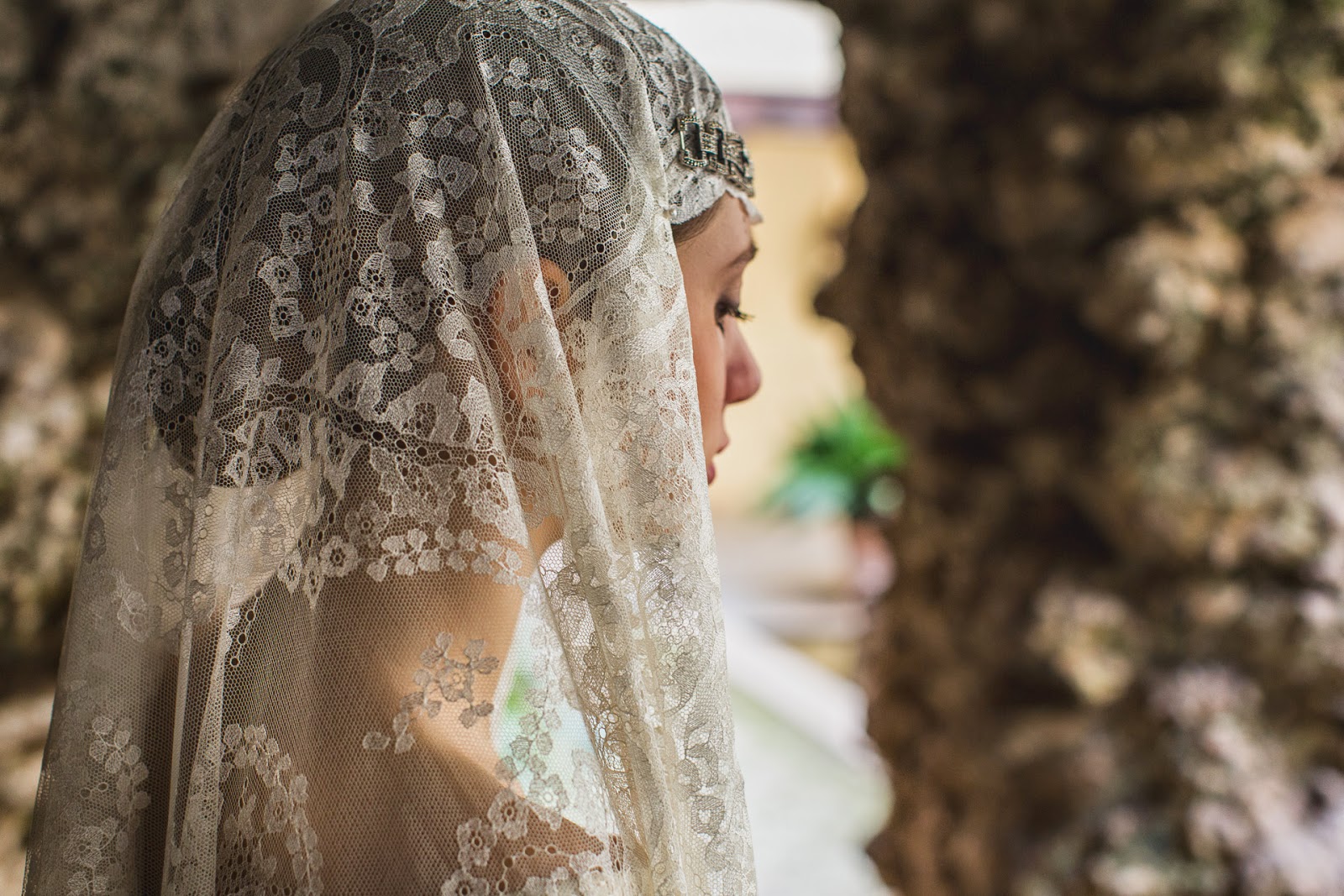 BORDADOS A MANO DE MANTILLAS Y VELOS DE NOVIA: Mantillas