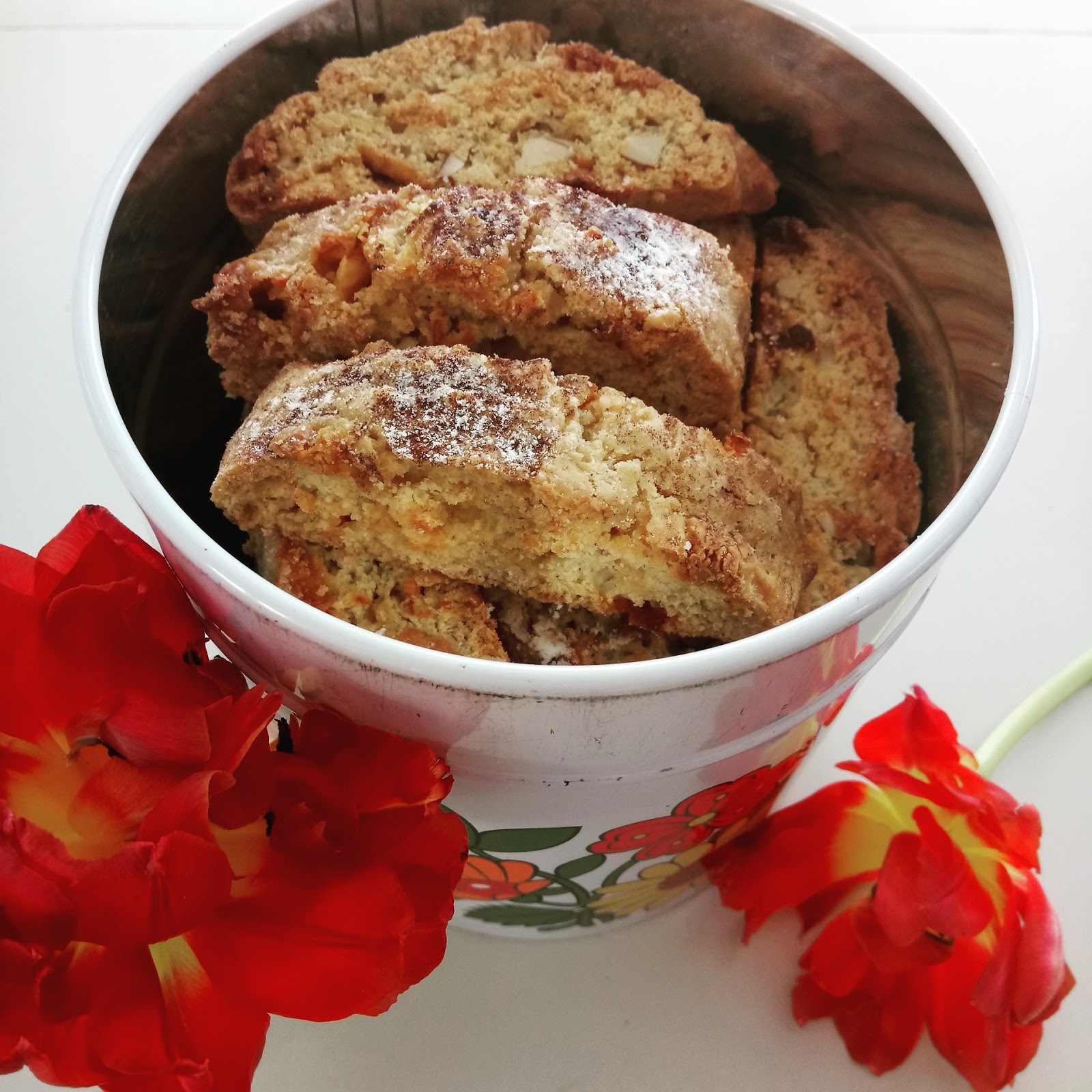 Välkommen till FikaErica!: Skorpor med vit choklad, citron och lakrits