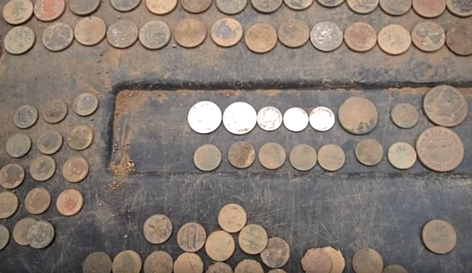Metal Detecting with the Garrett Ace 400 - Silver Coins