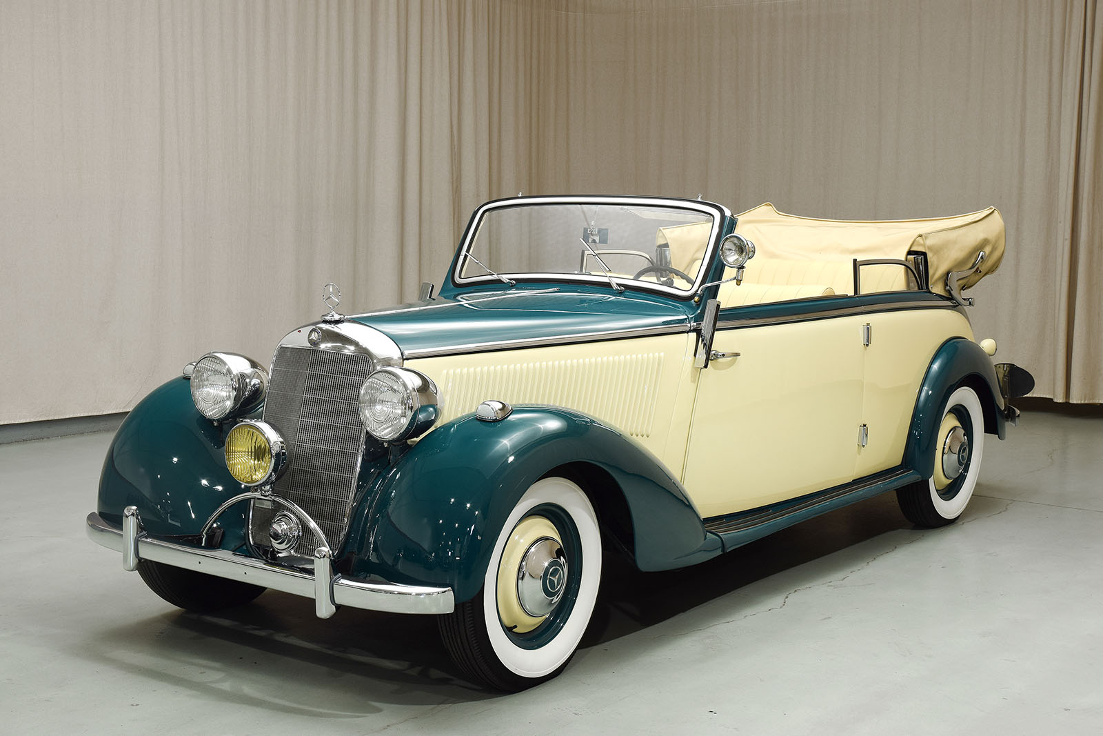 NAZI JERMAN: Foto Mobil Mercedes-Benz Era Third Reich