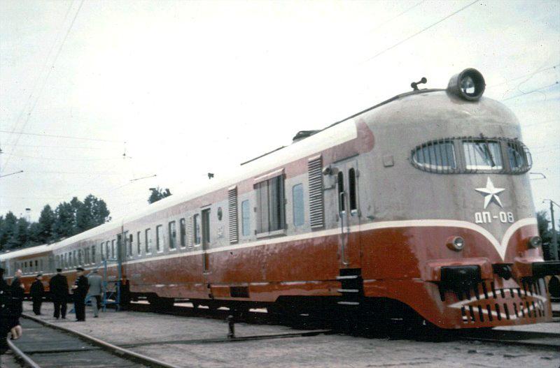 transpress nz: Ganz Mavag built diesel passenger train in the Soviet Union