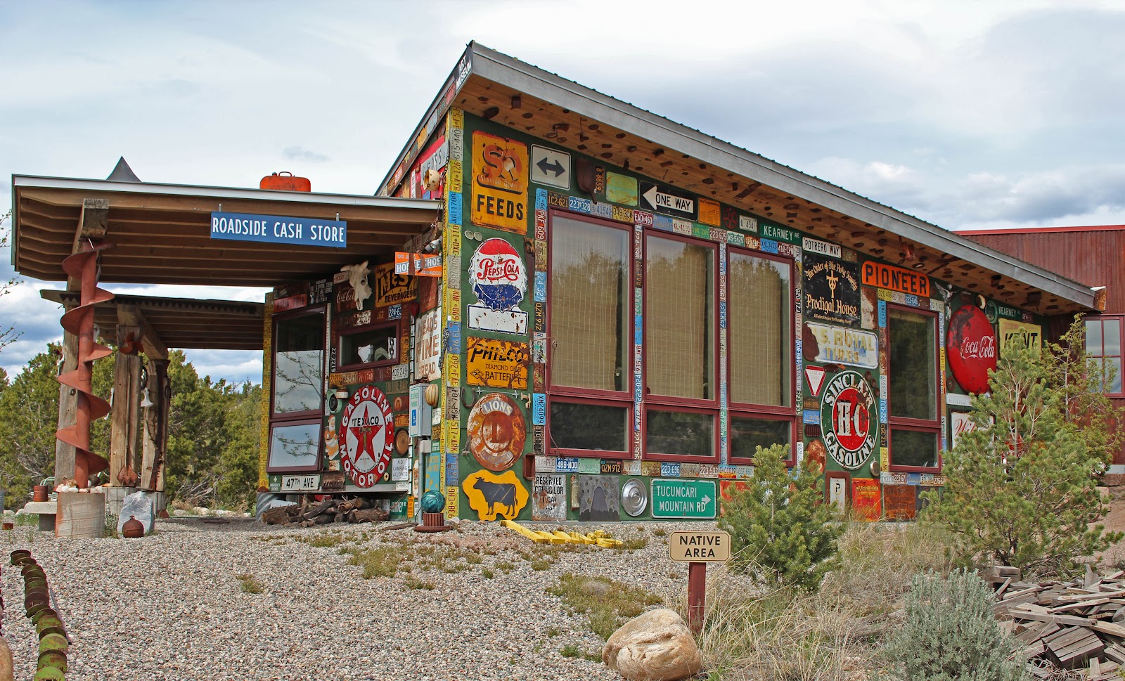 Chasing Santa Fe: The Houses that Sparks Built - El Rito