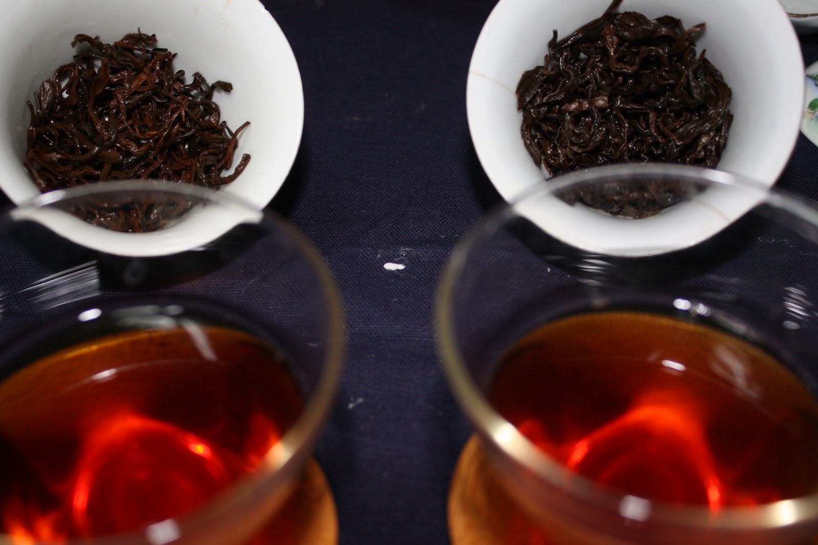 BI XUE CHUN 碧雪春 Oraz Yixing Hong Cha 宜興紅茶