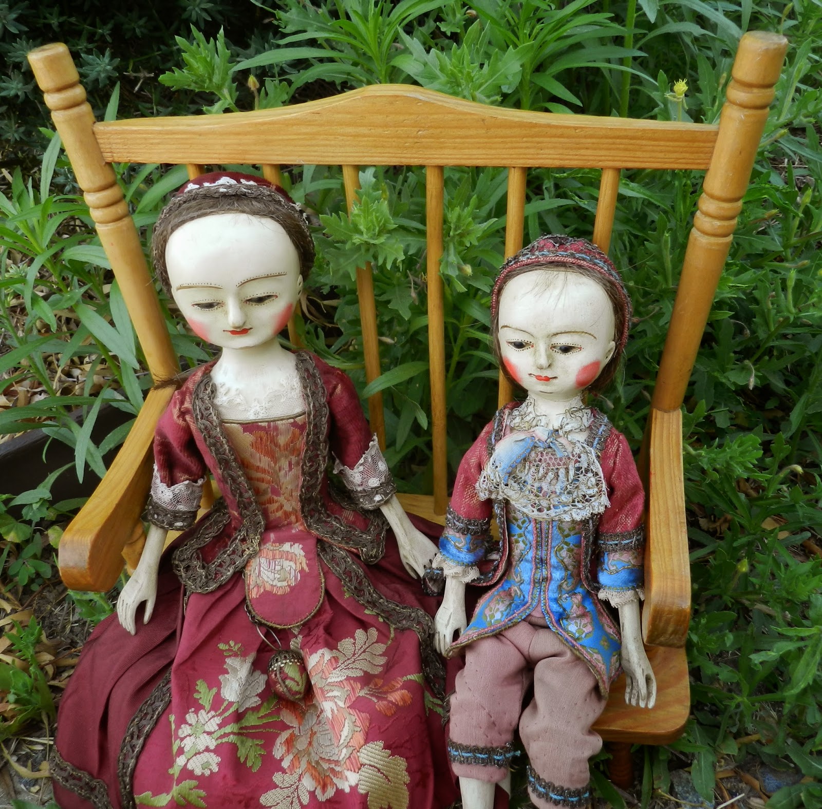 The Old Wooden Sisters: Queen Anne Dolls reproduction available