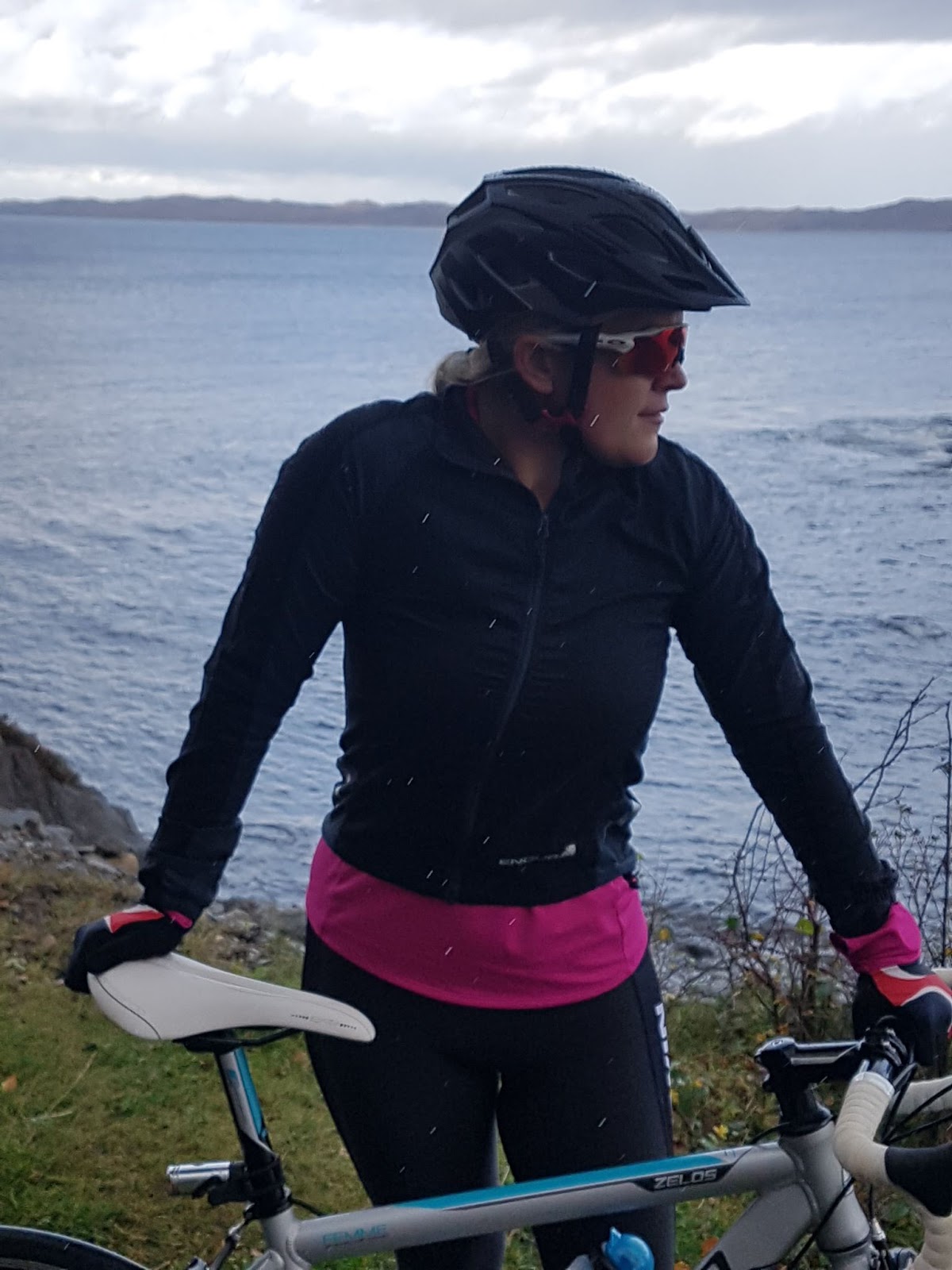 Review of The Oakley Radar EV path Biking glasses - MissLJBeauty