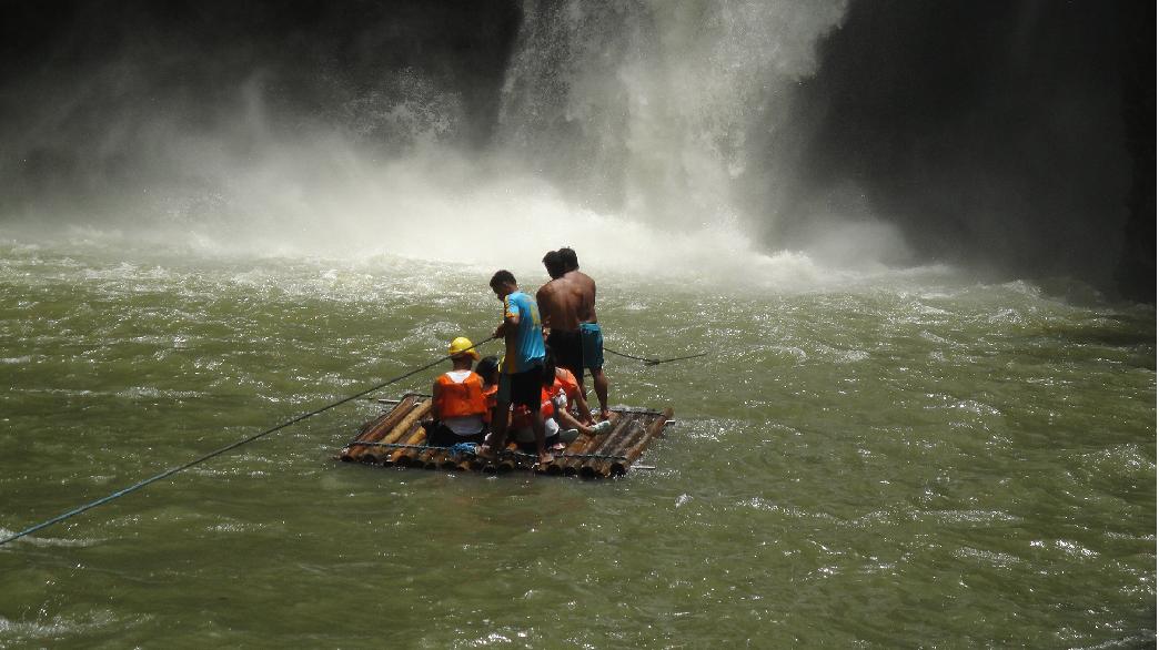 Go Philippines: Pagsanjan Falls and Shooting the Rapids