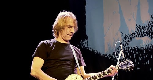 Zona Rock Dan Metal : MARK ARM