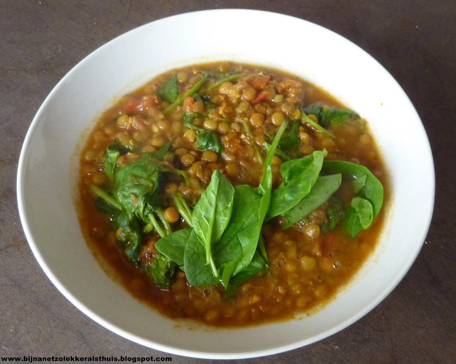 bijna net zo lekker als thuis: Dahl met spinazie