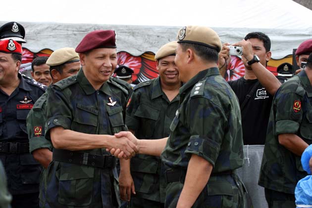 UTK (Red Beret) & VAT-69 (Sand Beret) | Sejarah ILMU DAN PENGETAHUAN
