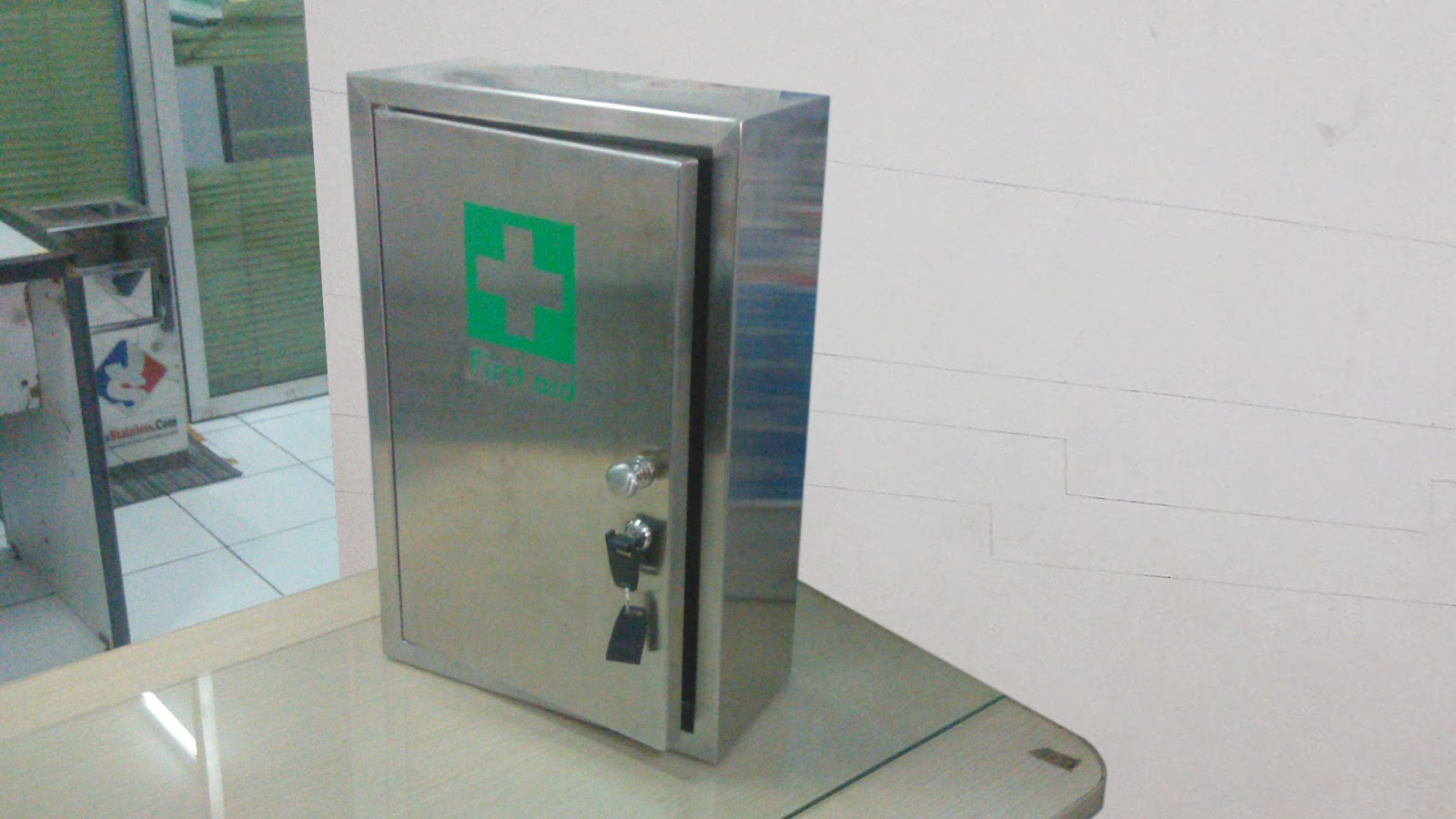 Kotak P3K Stainless - Kotak Obat Stainless - First Aid Box - Refrensi ...