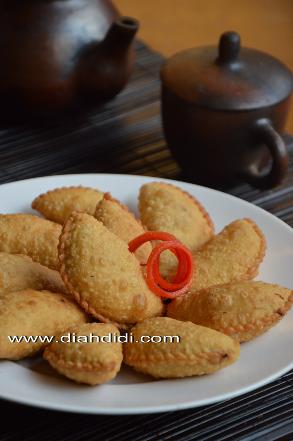 Diah Didi's Kitchen: Pastel Mini Isi Ayam