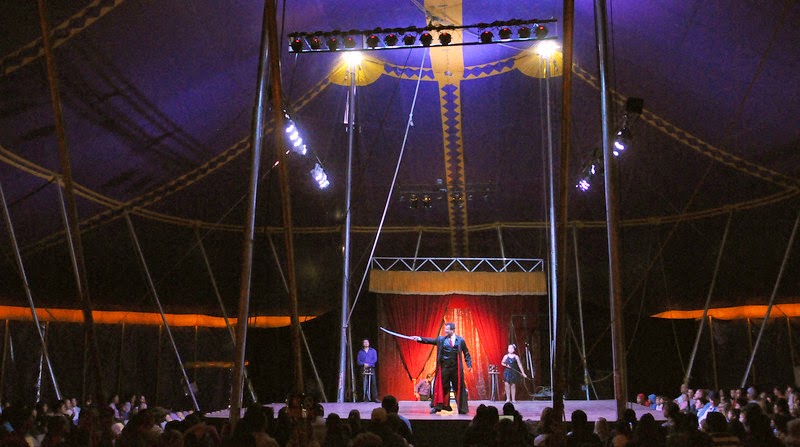 THE BALLOON MAN: AMERICAN CROWN CIRCUS