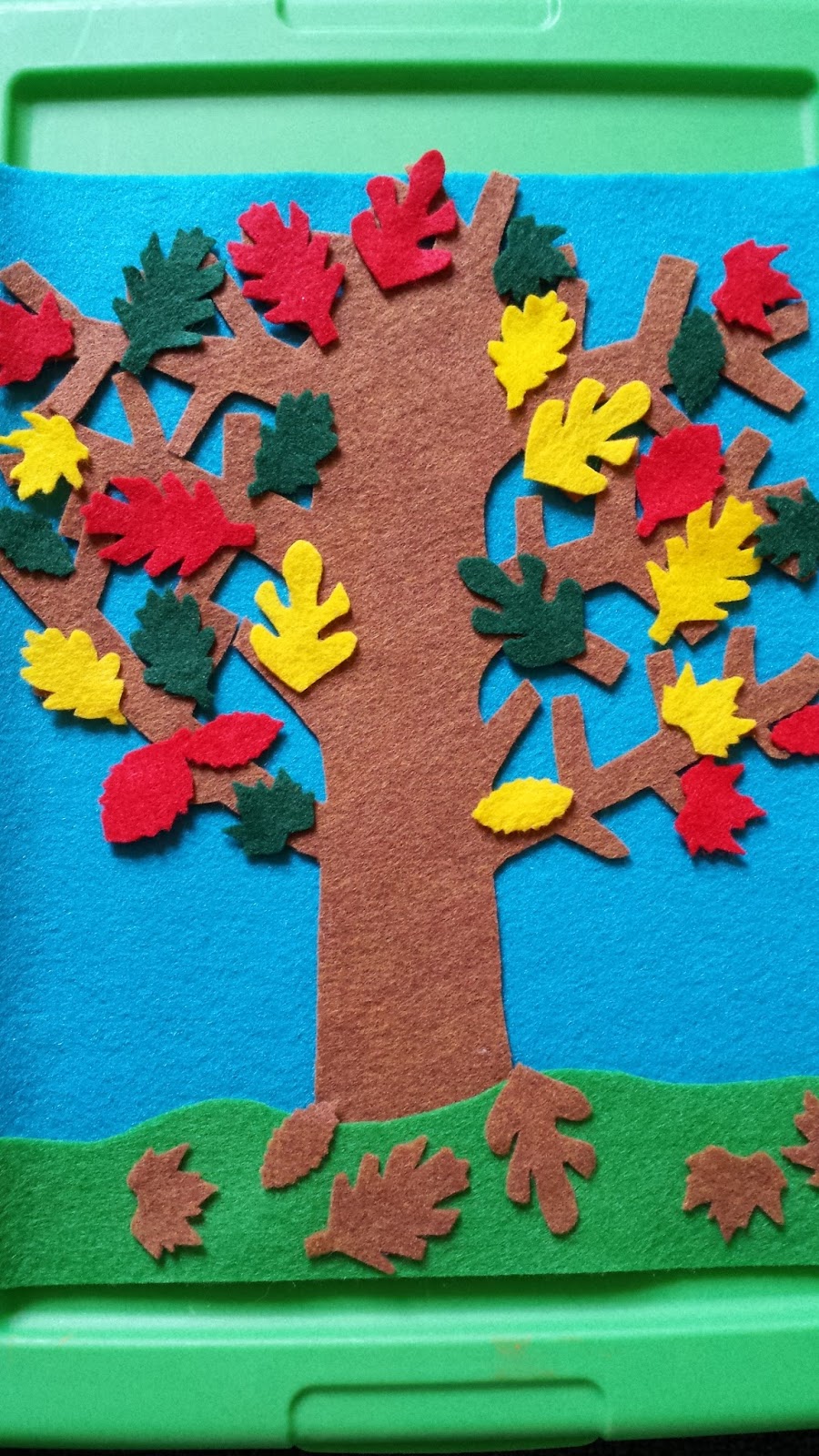 Munchkin and Bean: Autumn Tree and Leaves for Felt Board