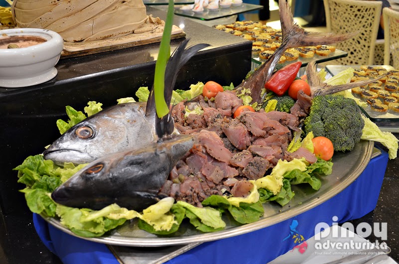 WHERE TO EAT IN BORACAY: Sea Breeze Cafe, "Boracay's Biggest Buffet ...