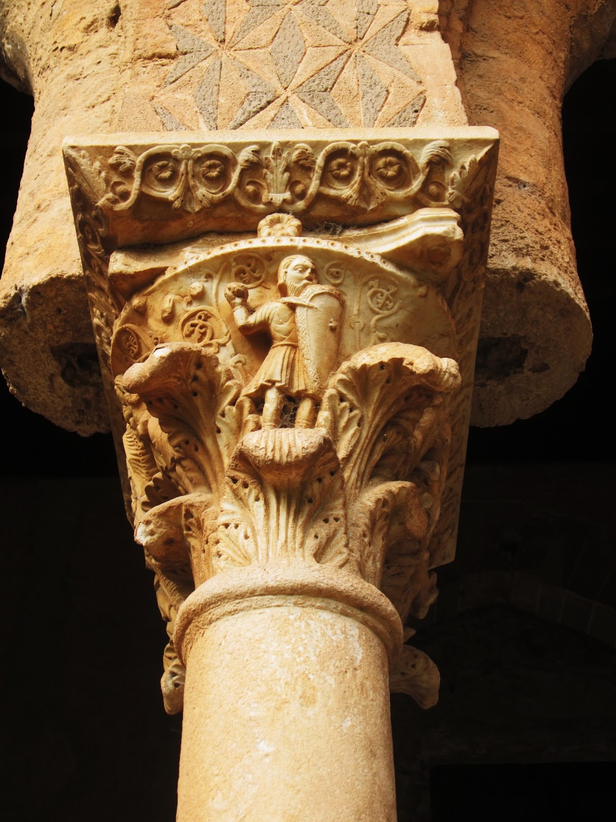 MONREALE, L'INFORMAZIONE CULTURALE: CHIOSTRO, i Capitelli