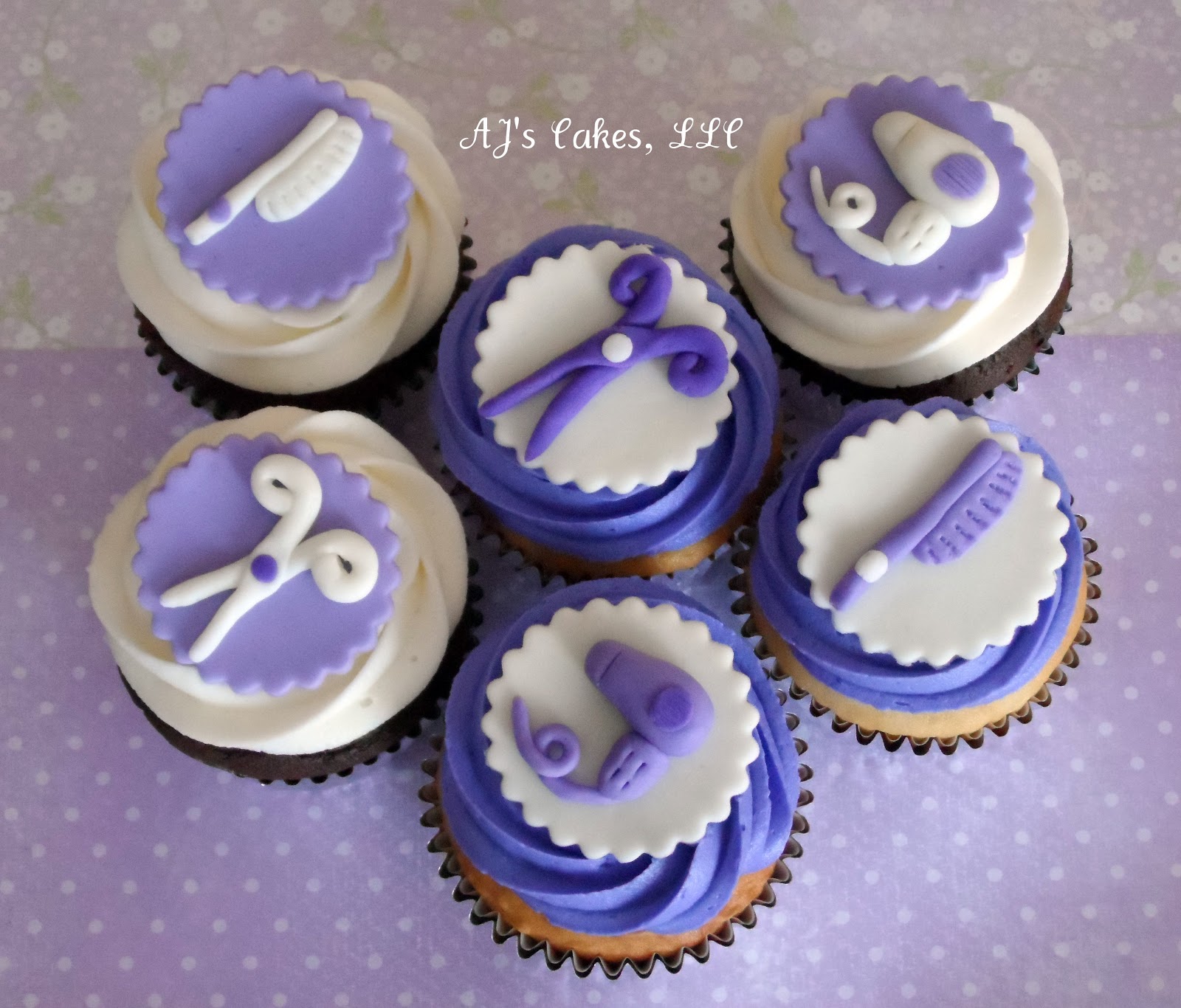 AJ's Cakes: Hairstylist Cupcakes