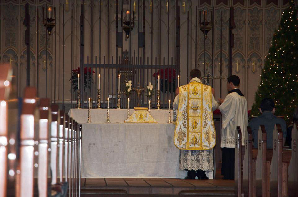 CATHOLICVS: Santa Misa de Gallo en el uso anglo-católico en California