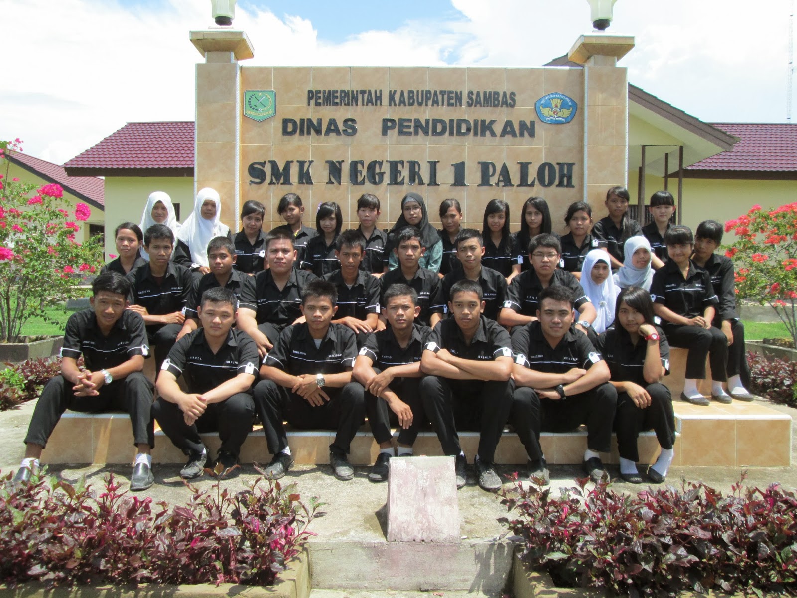Gallery Foto Siswa-siswi SMK N 1 Paloh ~ UDIN TANGARAN