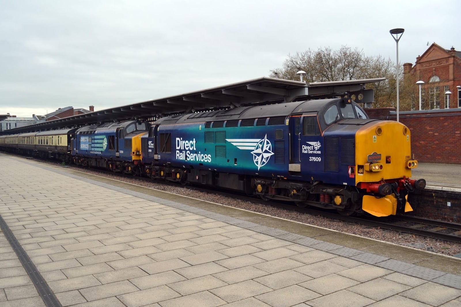 British Diesels and Electrics: Locomotives