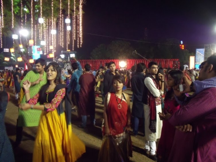 Disco Dandiya at Rajpath Club (Ahmedabad - Gujarat) | My Travelogue ...