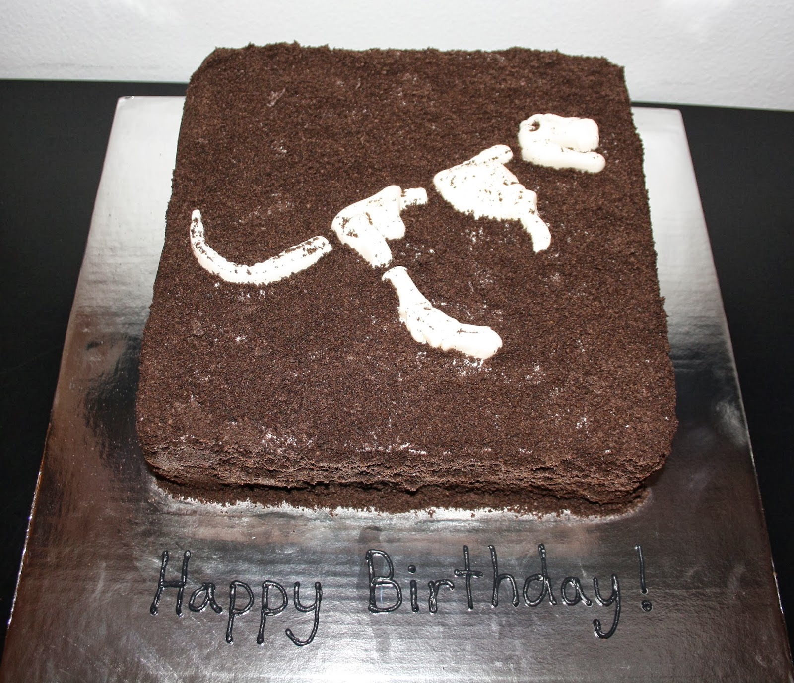 Jacqueline's Sweet Shop: T-Rex Skeleton birthday cake