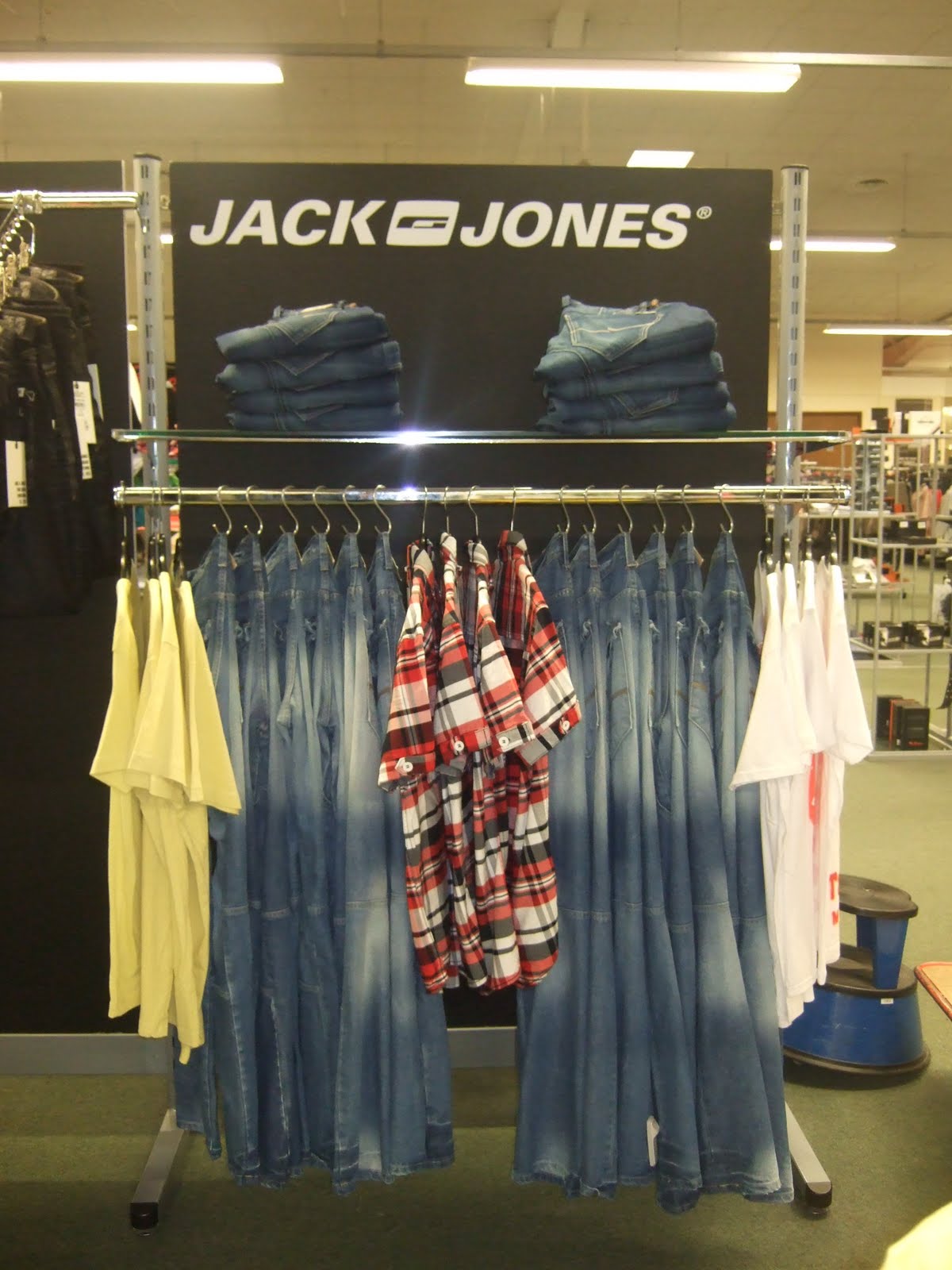Leanne Laura: Visual Merchandising - Denim Display