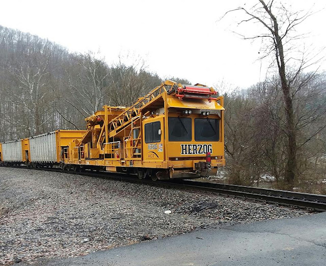 Industrial History: MoW: Georgetown and Herzog Dump (Conveyor, Belt) Trains