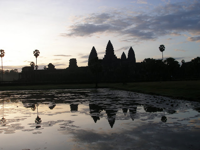 Di's Travelogue Blog: Post 8: A Double Chicken Day at Angkor Wat, Cambodia