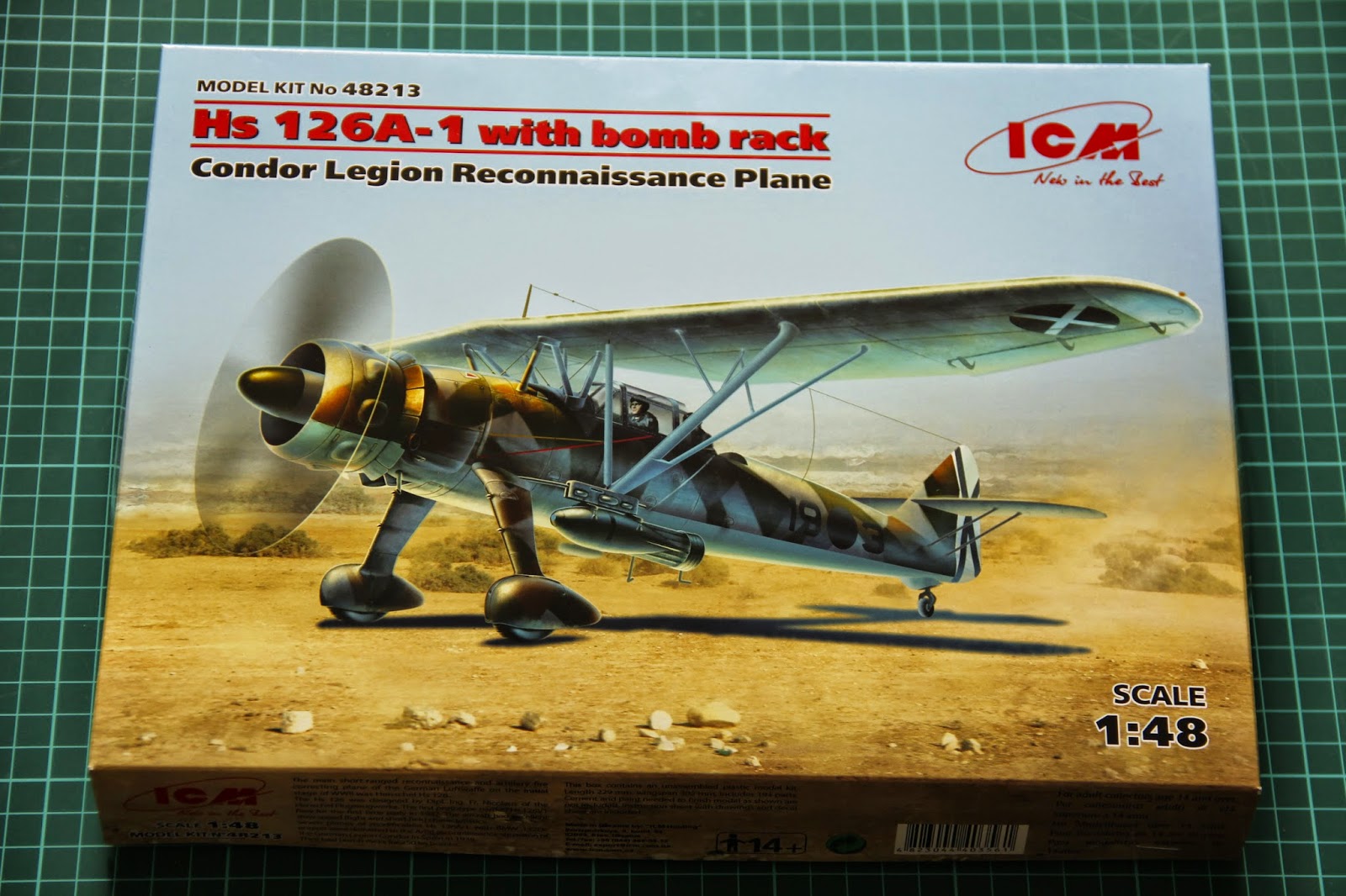 ICM Hs 162A-1 with bomb rack (48213) - DetailScaleView