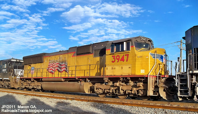 RAILROAD Freight Train Locomotive Engine EMD GE Boxcar BNSF,CSX,FEC,Norfolk Southern,UP,CN,CP ...