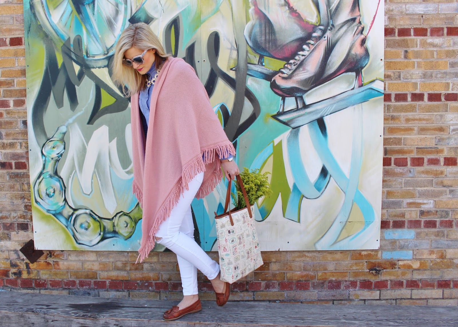 How To Wear a Cape to Level Up Your Everyday Outfit – Bijuleni