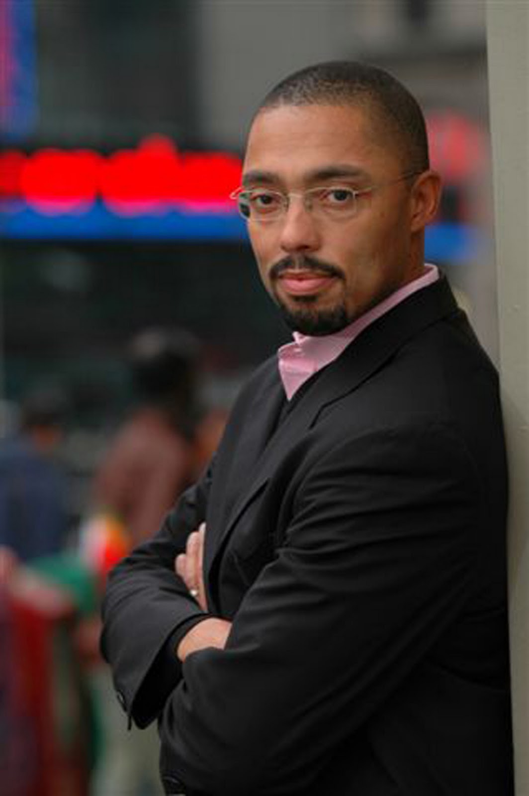 Hampton University News: Brett Pulley of Bloomberg News Named New Dean ...