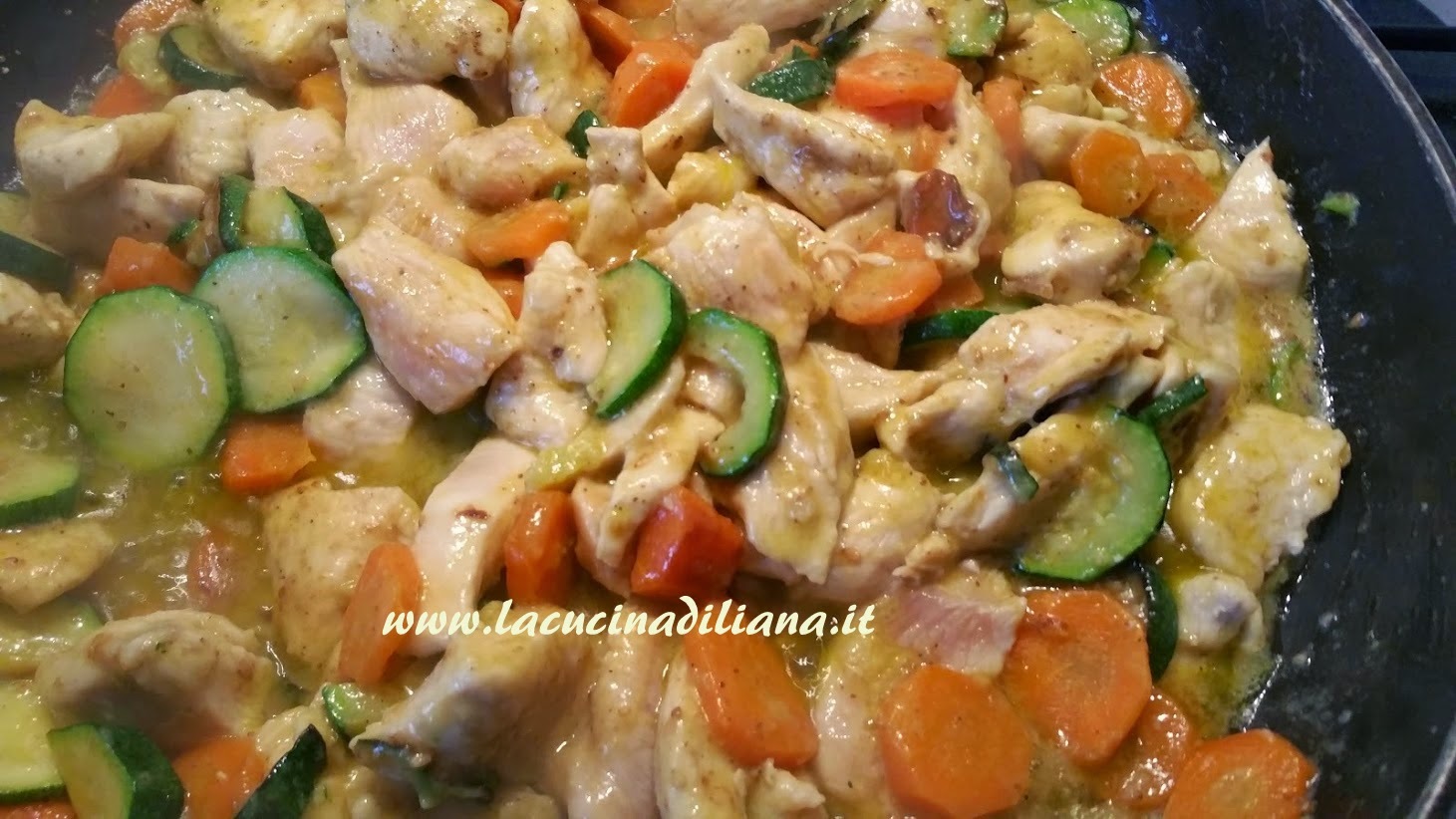 Bocconcini di Pollo con Carote e Zucchine al Curry ~ La Cucina di Liana