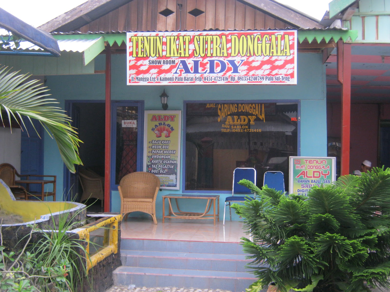 TENUN BATIK BOMBA KHAS KOTA PALU