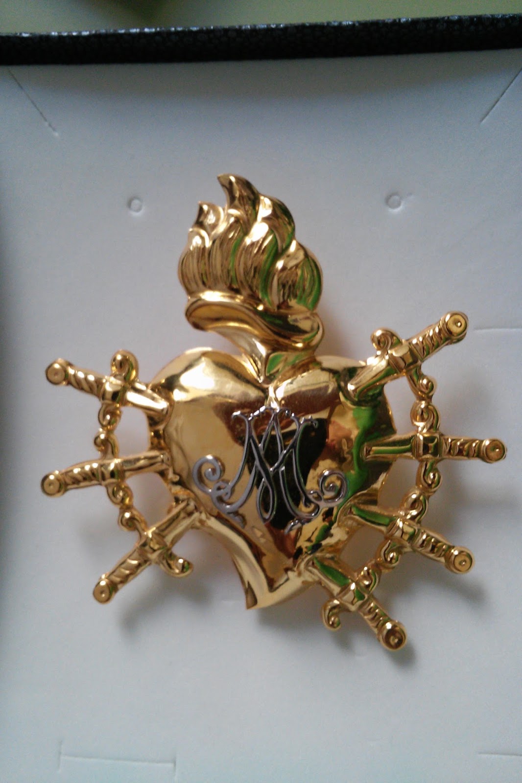 REGALO DE UN CORAZÓN DOLOROSO PARA LA VIRGEN DEL ROSARIO