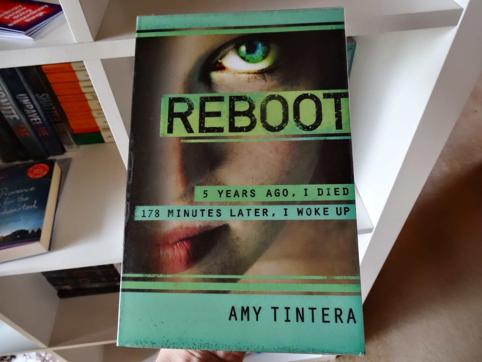 A Book So Fathomless: REVIEW: Reboot by Amy Tintera
