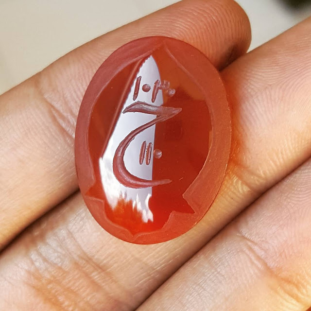 Gallery Batu Akik Ukir: Akik Yaman Merah Dengan Ukiran Terompah Nabi ...