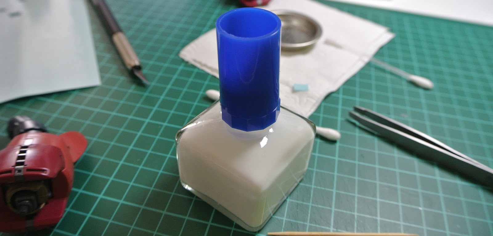 APFRO´s GUNPLA: Decal application with Mr. Mark Softer & Setter