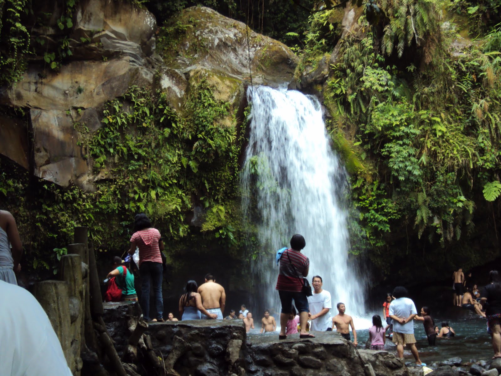 PLACES - tRaVeL TiMe: MaJaYjaY FalLs - LaGuNa mAy 2010