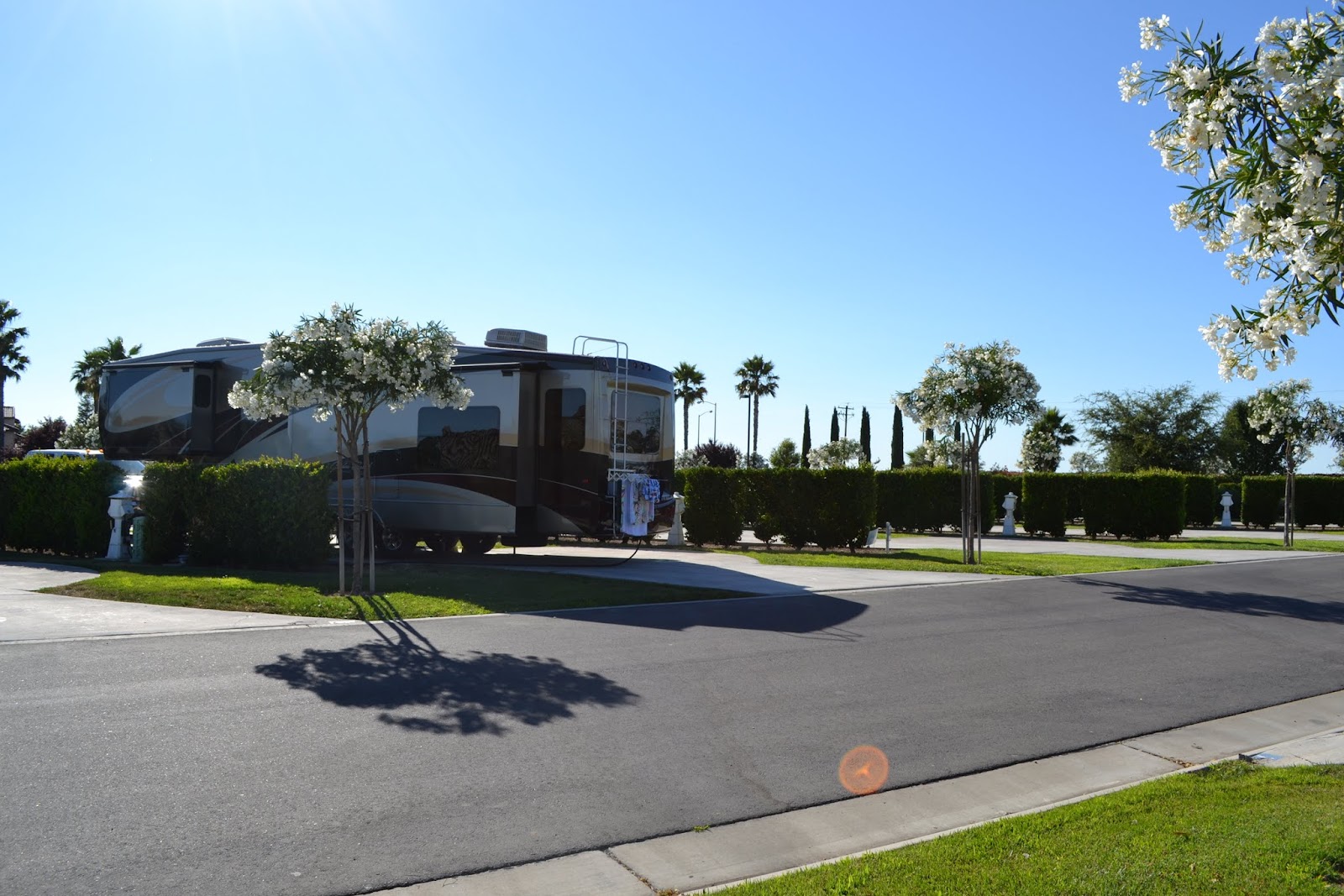 Our Travel Blog: Chowchilla, California The Lakes RV Resort
