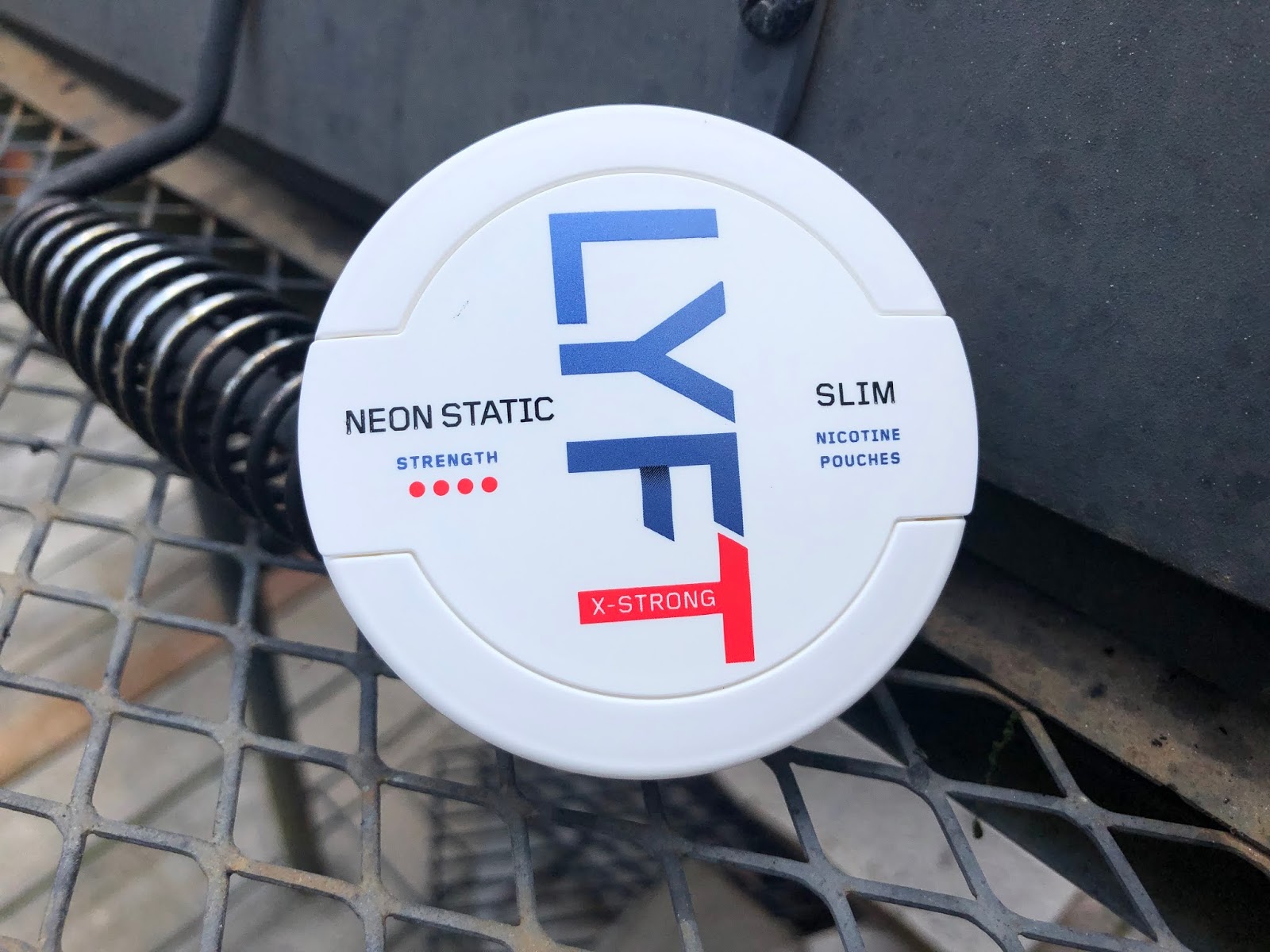 Lyft Neon Static (X-Strong) Nicotine Pouches - Review (Discontinued ...