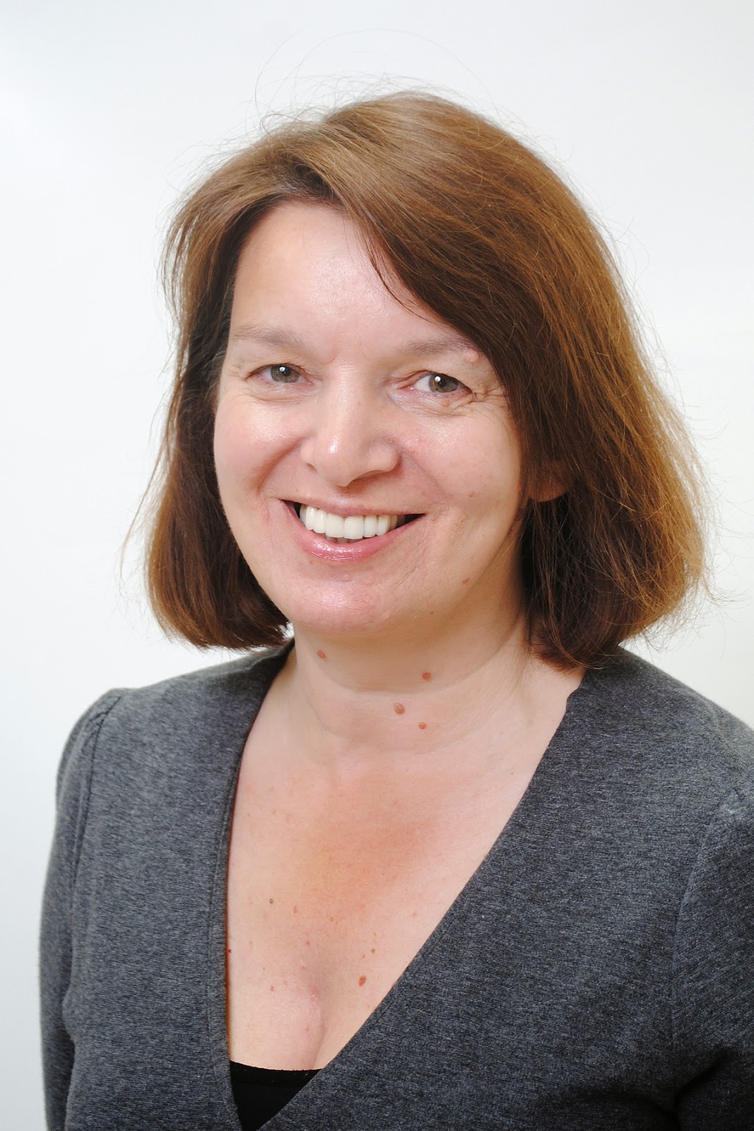 The Debut Author Series: Lindsay Littleson - Words&Pictures