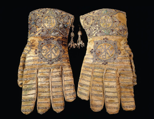 Pontifical Gloves: A Brief History and Consideration ~ Liturgical Arts ...
