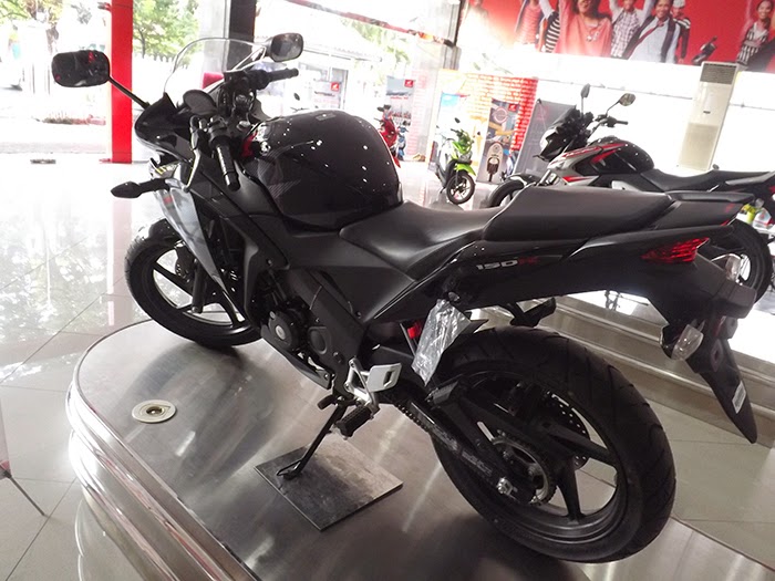 CBR150R 2014 Black Carbon | RNM Motorcycle