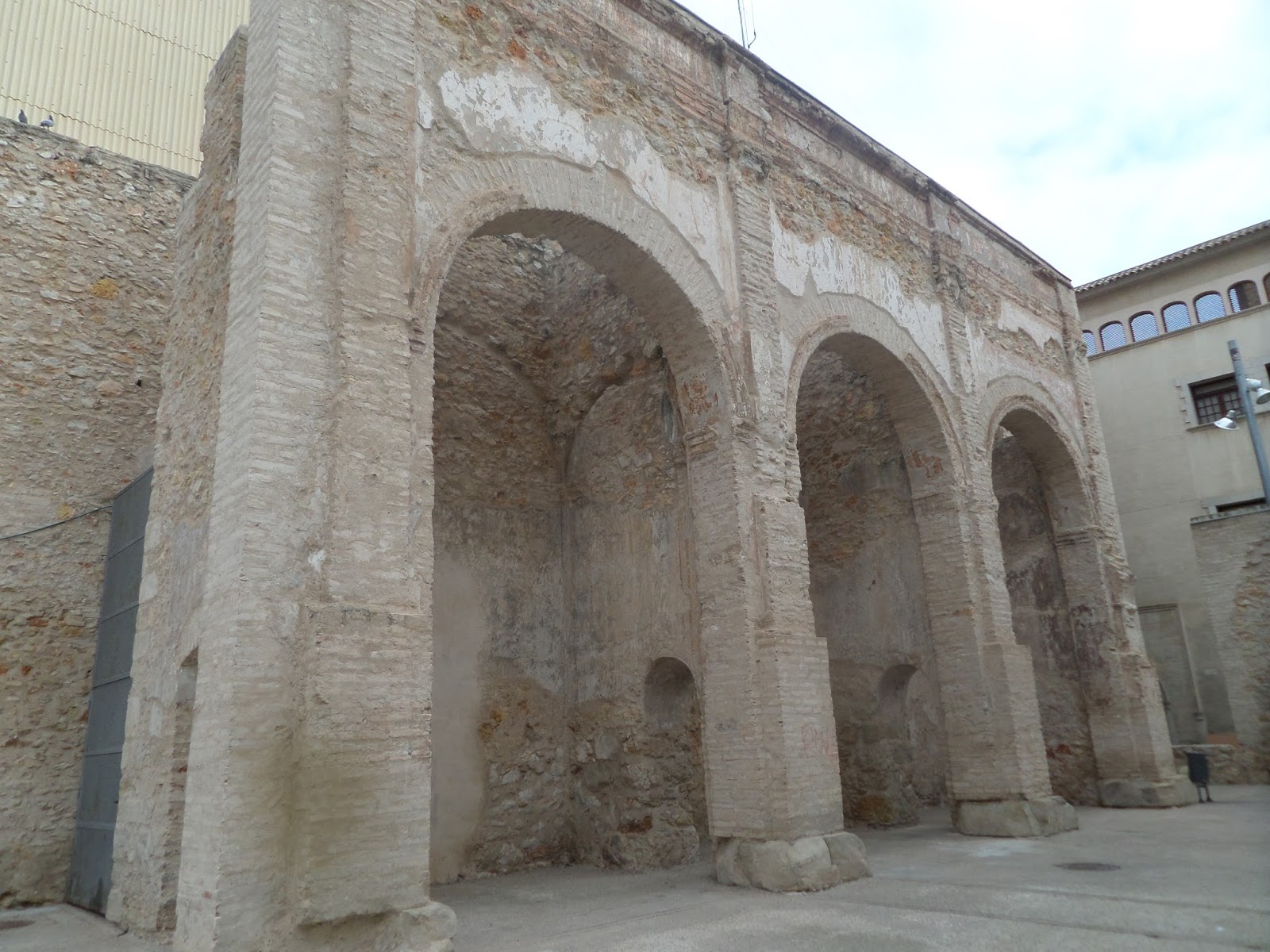 Els colors de la terra: Antic temple adosat al palau Abaria. Tortosa ...