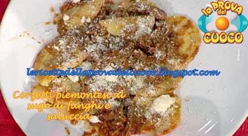 Corzetti piemontesi al sugo di funghi e salsiccia ricetta Silvana Mori ...