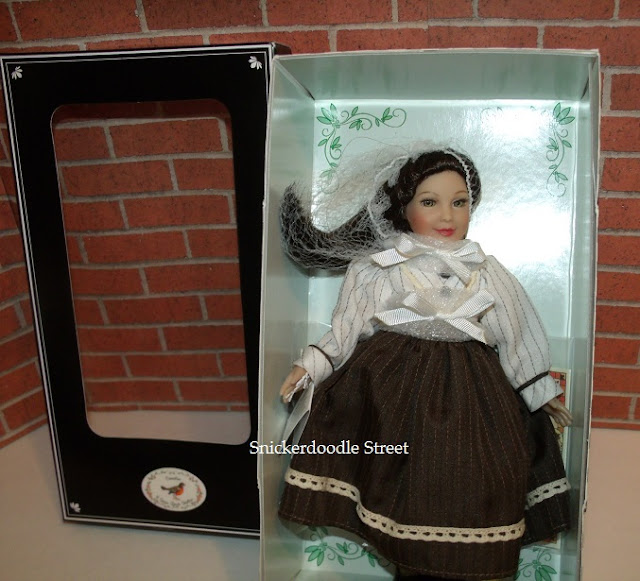 SNICKERDOODLE STREET: *REVIEW* Emmaline Dream Doll - Ginger Brook Hollow